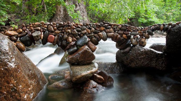 FOTO: Rock Balancing Bukan hanya Seni Menumpuk Batu - Tribunjogja.com