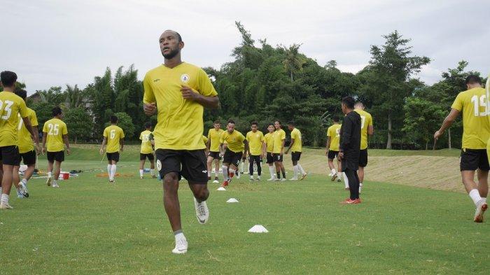 Begini Cara Zah Rahan Krangar Jaga Kondisi Fisik Selama Pemain PSS ...