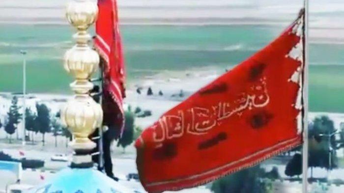 Kali Pertama dalam Sejarah, Bendera Merah Simbol Kemarahan Berkibar di ...