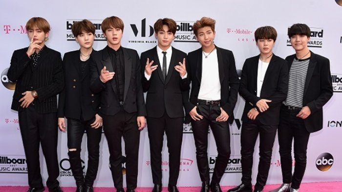 BTS Dulu dan Sekarang, Lihat Perubahan Penampilan Mereka dari Awal ...