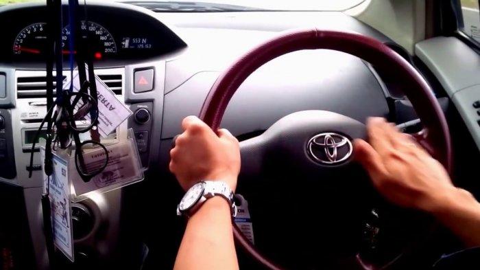 Cara dan Tips Aman Bersihkan Setir Mobil, Jangan Gunakan Cairan ...