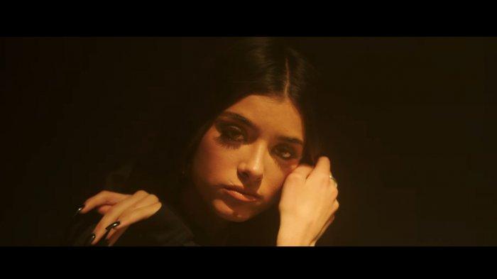 Lirik Lagu Dixie D'Amelio feat Wiz Khalifa - One Whole Day, Lengkap ...