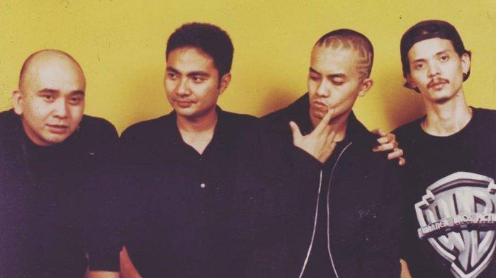 Lirik Lagu Wajah DR. PM, Aku seperti melihat seorang bidadari Yang ...