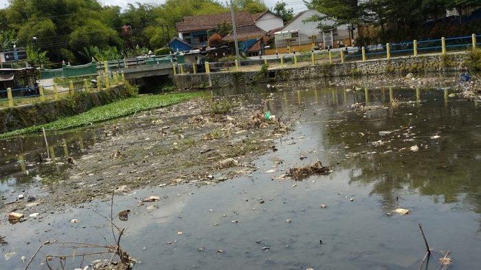 Dipenuhi Sampah, Pedagang Ingin Embung Serut di Gamping Sleman Dikelola ...