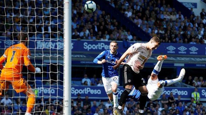 Everton Bantai MU 4 Gol Tanpa Balas, Tendangan Gunting Richarlison Awal ...