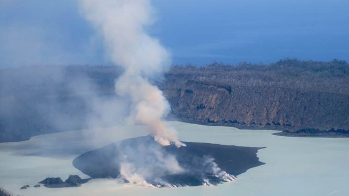 Vanuatu Evakuasi Warga Menusul Letusan Gunung Api Manaro Voui ...