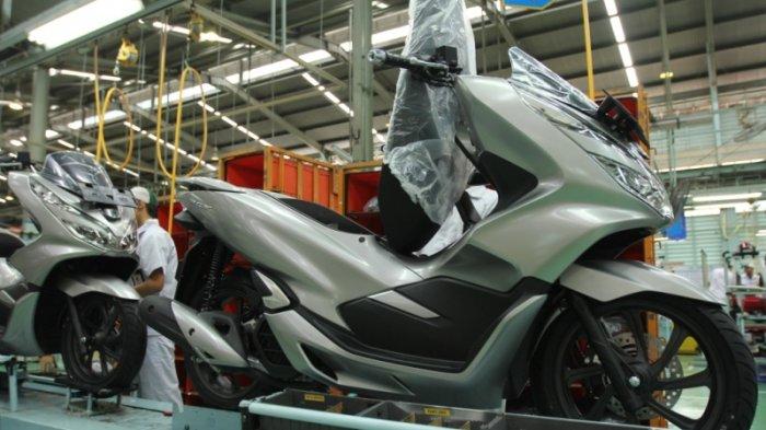 Honda PCX Kini Punya Pilihan Warna Sophisticated Matte Silver ...