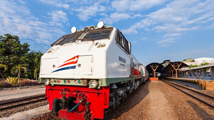 Pembelian Tiket Kereta Api Periode Natal 2022 dan Tahun Baru 2023 di ...