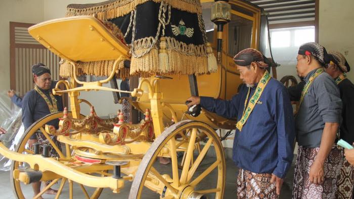 Empat Kereta Pusaka Pura Pakualam Dijamas - Tribunjogja.com