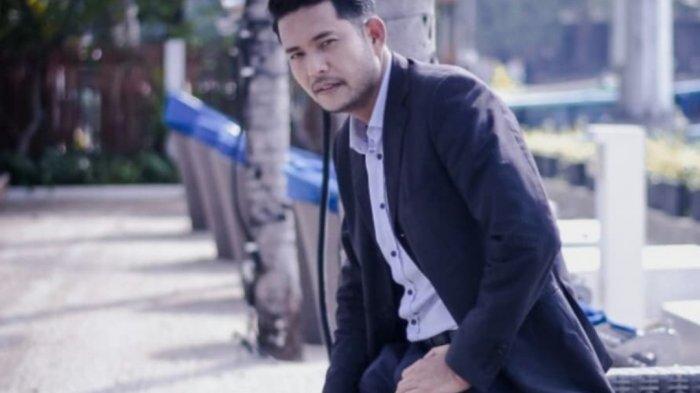 Biodata Johan Morgan Purba Pemeran Nicholas Firdaus alias Papa Jennifer ...