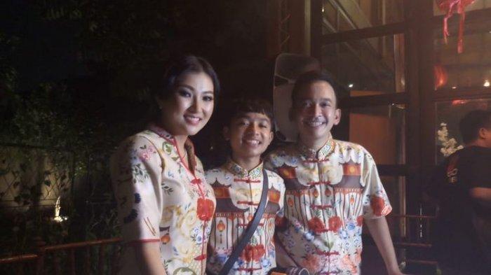 Kebahagiaan Bertrand Peto Rayakan Imlek Pertama Kali Bareng Keluarga ...