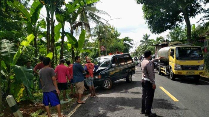 Tabrakan Motor vs Mobil di Patuk Gunungkidul, Satu Orang Meninggal Dunia - Tribunjogja.com