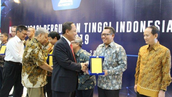 Kemenristekdikti Umumkan Klasterisasi Perguruan Tinggi 2019, UII ... Kemenristekdikti Umumkan Klasterisasi Perguruan Tinggi 2019, UII ...