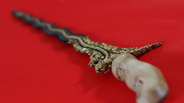 BERITA FOTO : Ritual Pembuatan Keris Yogya - Tribunjogja.com