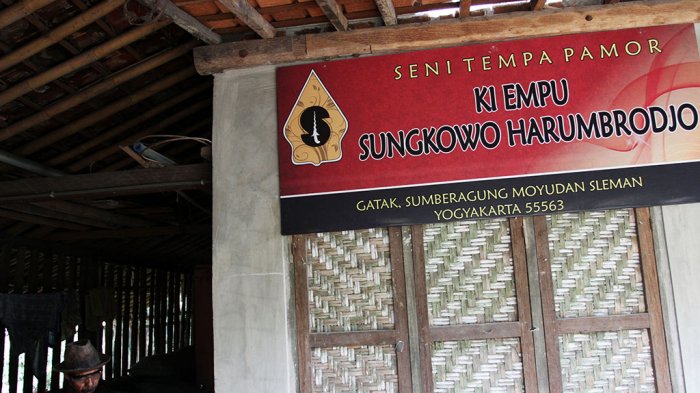 BERITA FOTO : Ritual Pembuatan Keris Yogya - Tribunjogja.com