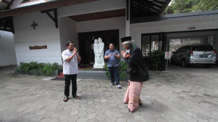Kunjungi Paroki Gereja Banteng, Kyai Masrur Ajak Pemuka Katolik ...