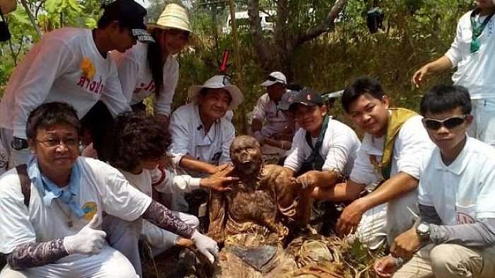 Pembersih Makam Dibuat Gelagapan saat Lihat Kerangka Mayat yang ...