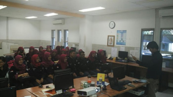 Mahasiswa Keperawatan Notokusumo Kunjungi Tribun Jogja - Tribunjogja.com