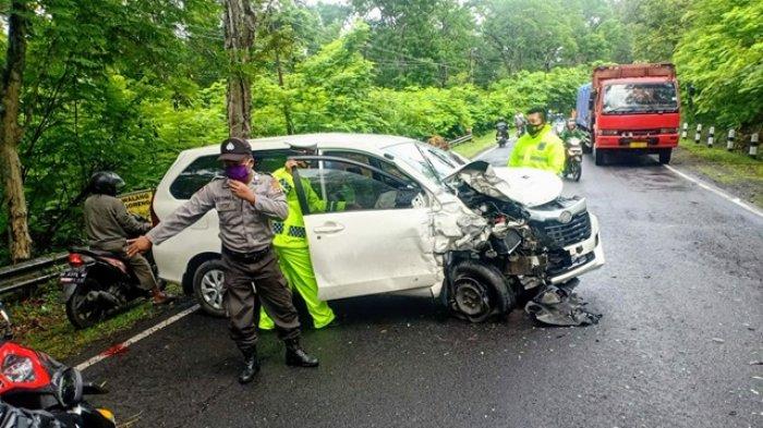 BREAKING NEWS : Tabrakan Dua Mobil di Jalan Yogya-Wonosari Playen, Satu Orang Dilaporkan ...