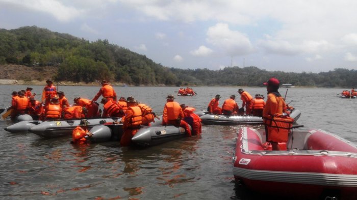 VIDEO: Taruna AAU Jalani Latihan Survival di Waduk Sermo - Tribunjogja.com