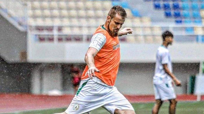 Mario Maslac Berpeluang Tampil Hadapi Persiraja Banda Aceh Meski ...