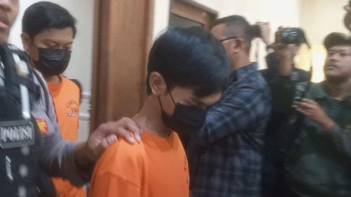 Foto-foto Mas-mas Asal Sleman Ngaku Pelayaran Setelah Pakai Baju Tahanan - Halaman 1 ...