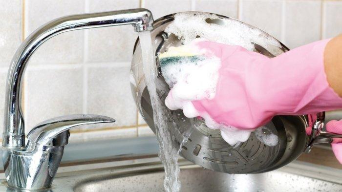 4 Bahan dan Cara Membersihkan Peralatan Dapur dari Minyak - Tribunjogja.com