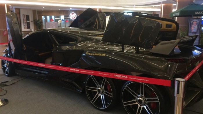 Pecinta Modifikasi Mobil Berebut Satu Motor dalam Urban Car ...