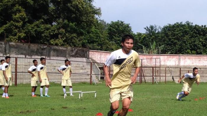 Pensiun dari Sepakbola, Eks Pemain PSIM dan PSS Sleman, Oya Winaldo ...