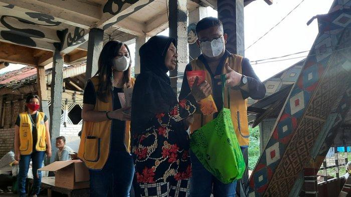 Jelang Lebaran, Warga Kampung Code Kota Yogyakarta Dapat Santunan Migor ...