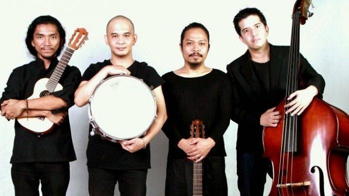 Lirik Lagu Resah Payung Teduh "Aku ingin berjalan bersamamu Dalam hujan ...