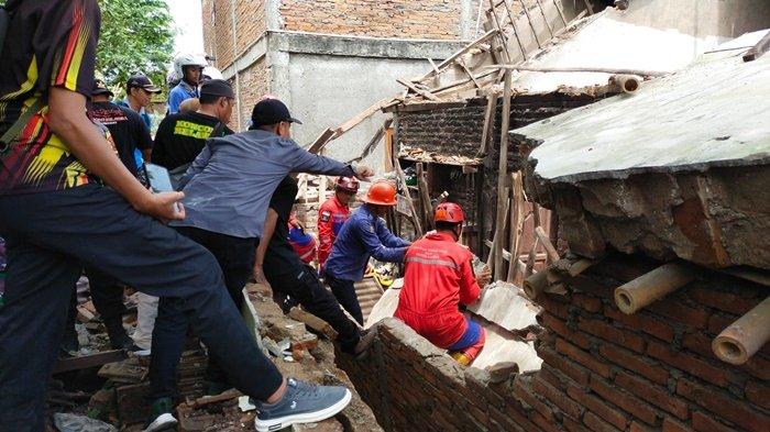 Satu Pekerja Bangunan di Ceper Klaten Meninggal Dunia Setelah Tertimpa Tembok Gudang yang Roboh ...