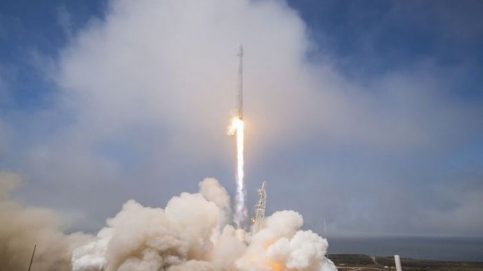 Astaga, Peluncuran Roket Ini "Lubangi" Ionosfer Bumi. Ini Dampaknya ...