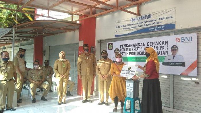 Pemkab Kulon Progo Launching Gerakan PKL Patuh Protokol Kesehatan ... Pemkab Kulon Progo Launching Gerakan PKL Patuh Protokol Kesehatan ...