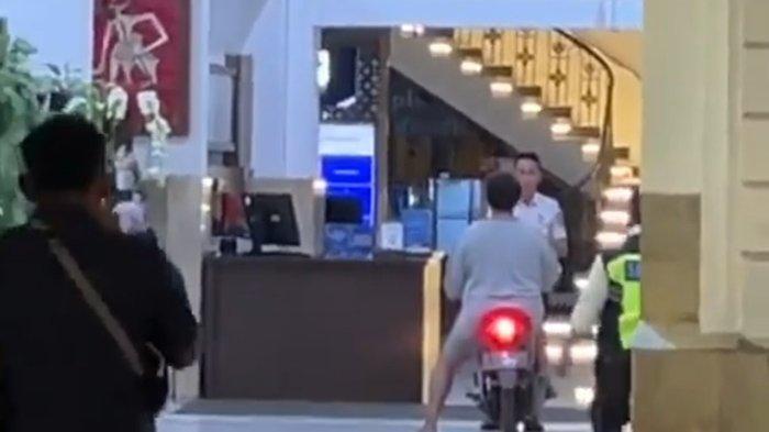 Diduga Karena Mabuk, Seorang Pengendara Motor Terobos Masuk ke Lobi ...