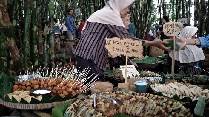 Kuliner Unik Pasar Papringan Temanggung, Wedang Pring Hingga Ndas Borok ...
