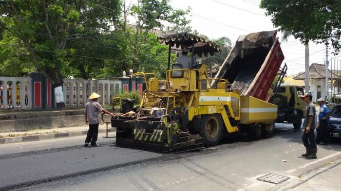 Ada Perbaikan Jalan di Jalan Cendana - Tribunjogja.com
