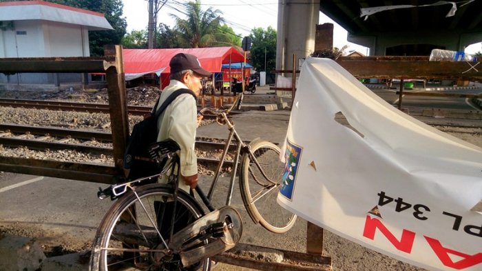 Prof Basu Swastha: Sosialisasi Penutupan Perlintasan di Janti Terkesan ...