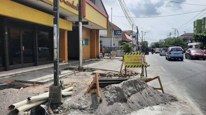 PKL Jalan KHA Dahlan Berharap Masih Diizinkan Berdagang Selepas Proyek ...