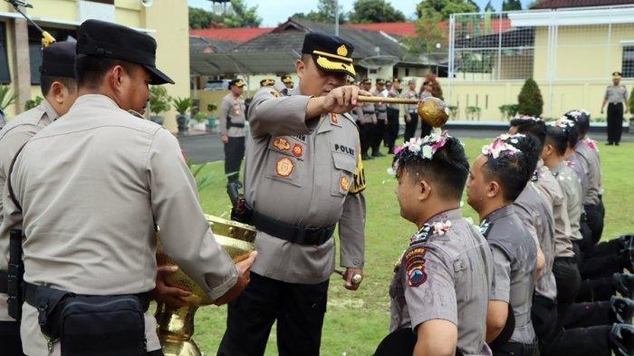 Kapolres Eko Novan Berpesan Kepada 52 Anggota Polres Wonosobo Naik