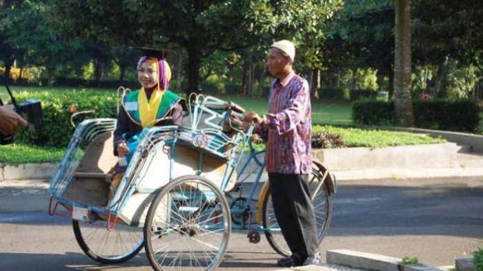 Anak Pengayuh Becak Itu Kembali Dapat Beasiswa S3 ke Birmingham - Tribunjogja.com