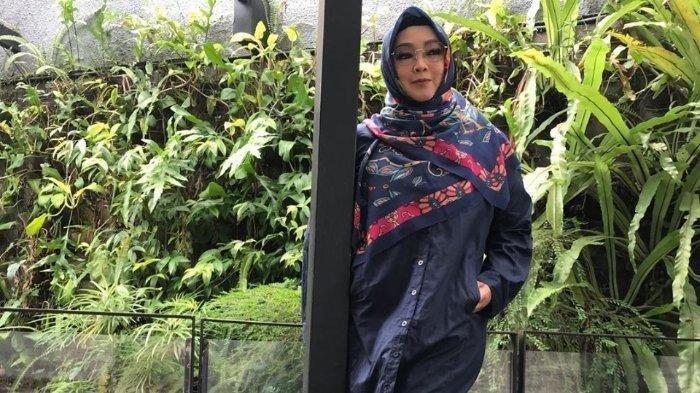 Profil Rina Gunawan, Pernah Membintangi Sinetron Si Doel Anak Sekolahan ...