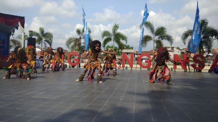 Rampak Gedruk Buto, Tarian Simbol Kemarahan Raksasa - Tribunjogja.com