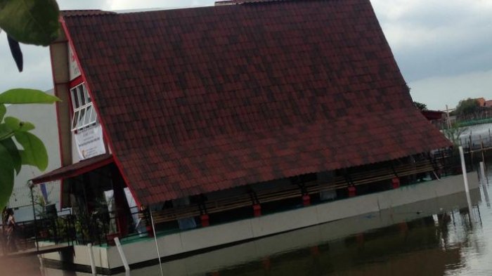 Rumah Apung Pertama di Indonesia Bisa Hasilkan Listrik Sendiri ...