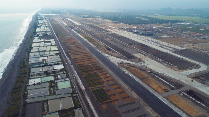 Penampakan dari Udara Landasan Pacu Bandara NYIA Kulon Progo Yogyakarta ...