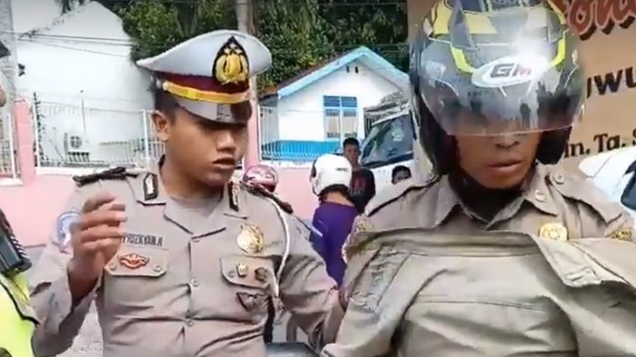 Ending Video Viral Anggota Satpol PP Ngamuk dan Buang Surat Tilang saat ...