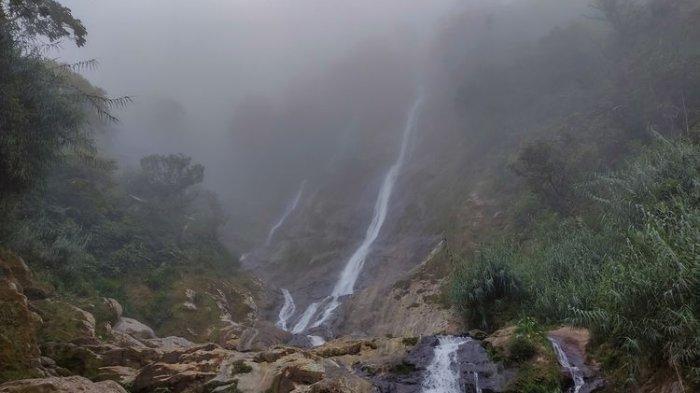 Nikmati Keindahan Curug Sikarim Wonosobo Saat Kabut Turun - Tribunjogja.com