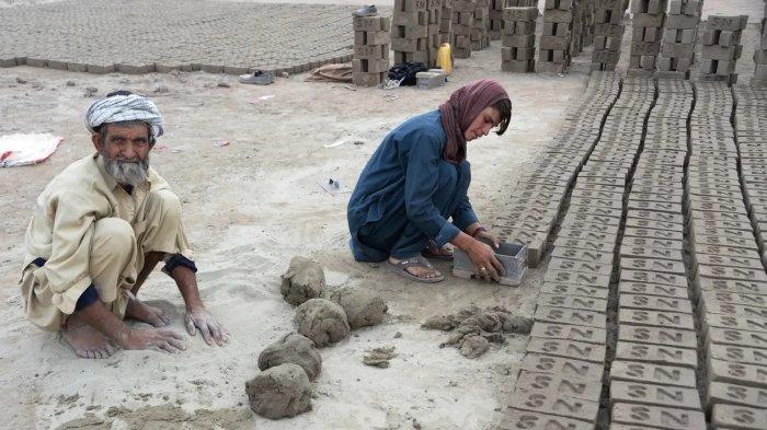 AFGHANISTAN: Bacha Posh, Tradisi Kuno Gadis Berpakaian Lelaki yang ...