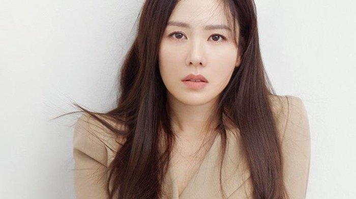 PROFIL Son Ye Jin, Si Cantik Pemeran Yoon Se Ri di Crash Landing On You ...