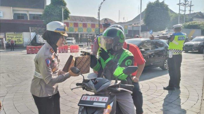 Operasi Patuh Progo 2023 Hadirkan Ultraman di Tugu Yogyakarta - Tribunjogja.com